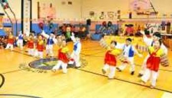 PS 203 welcomes New Year | | qchron.com