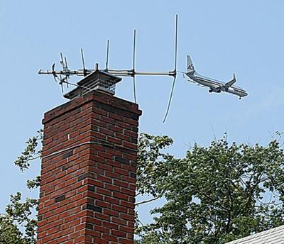 Avella blasts FAA on LGA flight paths | | qchron.com