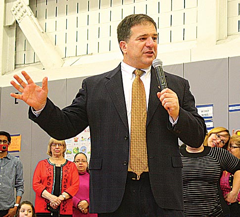 PS 49 honors its departing principal | | qchron.com