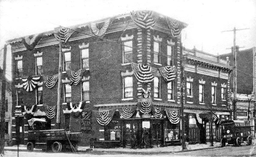 The Crystal Manor Hotel:for the discerning gentleman | | qchron.com