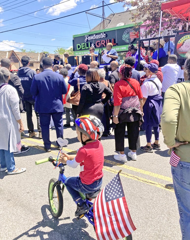 A beautiful day at the Rosedale Parade | | qchron.com