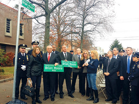 NYPD dedicates Det. Brian Moore Way | | qchron.com