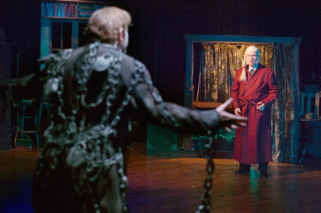 From ghosts to goose, Scrooge’s tale lovingly told | | qchron.com