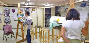 Venerable art club offers new classes | | qchron.com