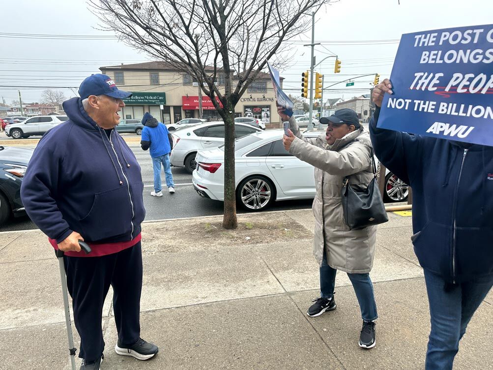 APWU: ‘Hands off our Postal Service’ | | qchron.com