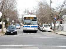 Keep Q10 bus route as is: residents | | qchron.com