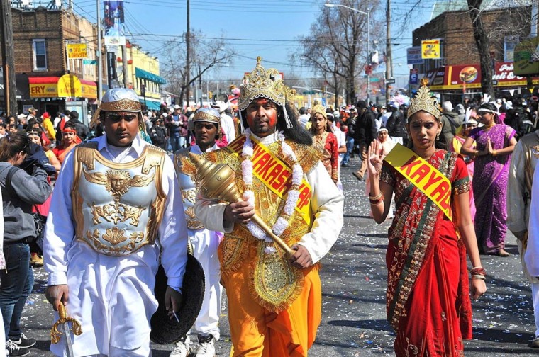 Holy holi! Parade draws thousands | | qchron.com