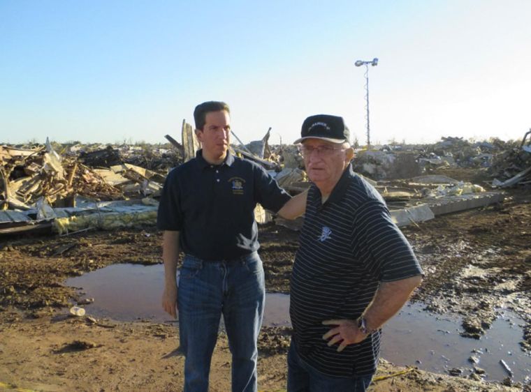 Oklahoma tornado survivors meet Phil Goldfeder | | qchron.com