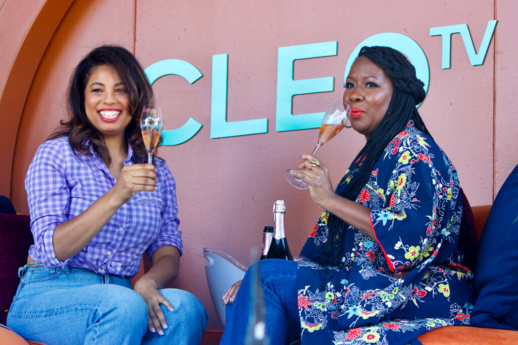 Eating and taking a sip for Queens | | qchron.com
