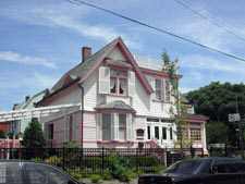 Voekler-Orth House Looks To Reach Out To Community | | qchron.com