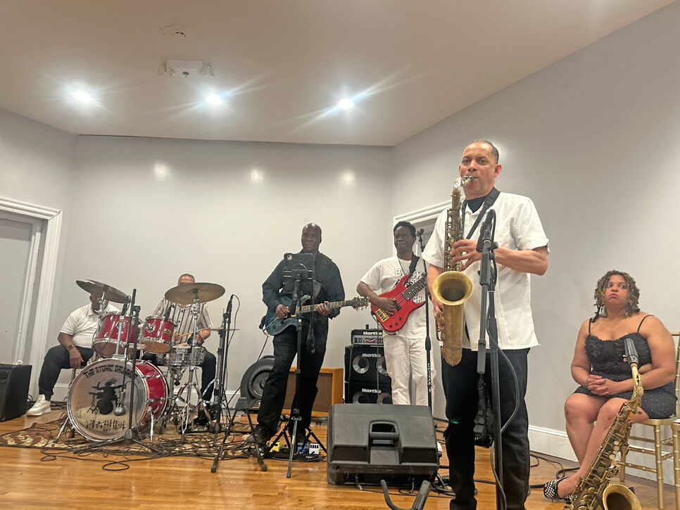 A beautiful day at the Rosedale Parade | | qchron.com