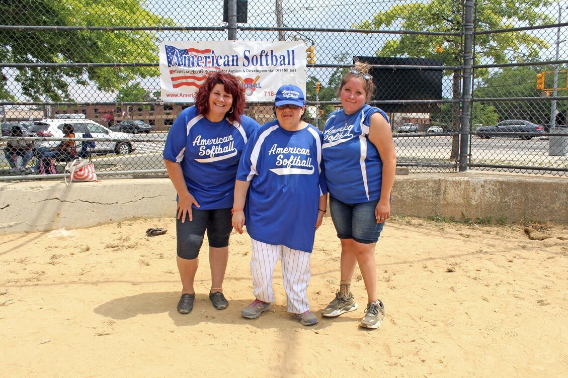American Softball leaders honored | | qchron.com