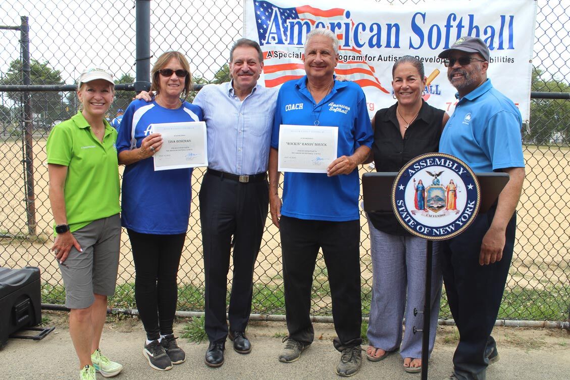 American Softball leaders honored | | qchron.com