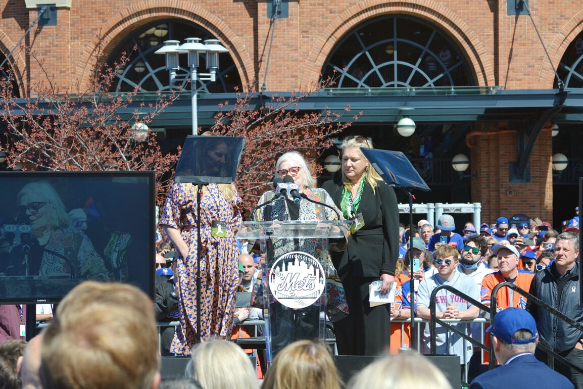 Mets honor Seaver at home opener | | qchron.com