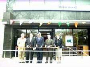 Briarwood Library Reopens With New Books, Technology | | qchron.com