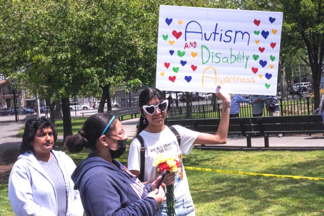 Community outpouring for Autism walk | | qchron.com