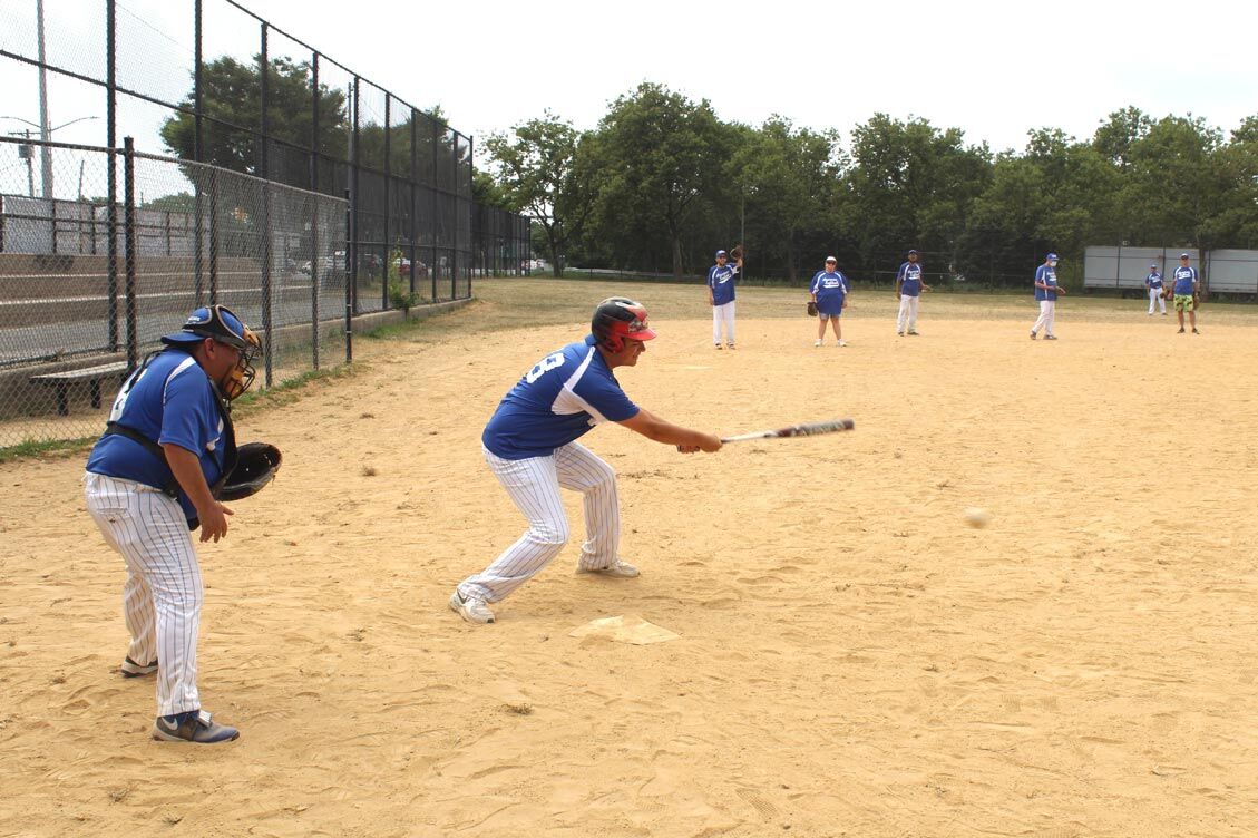 American Softball leaders honored | | qchron.com