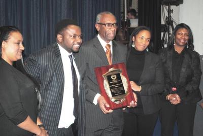 Merrick Academy honors Floyd Flake | | qchron.com