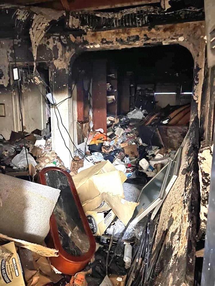 Fire victim dies in cluttered apartment | | qchron.com