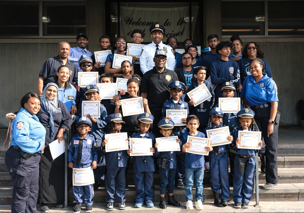 Youth Academy kids tour 113th Precinct | | qchron.com