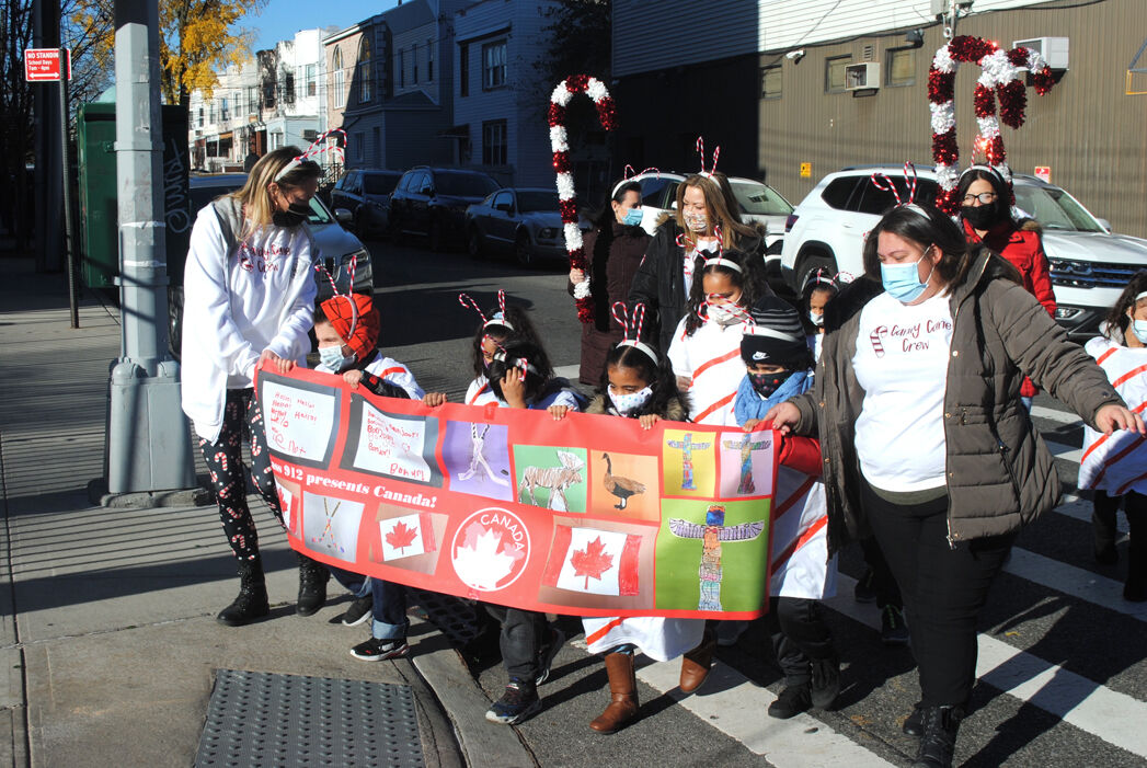 Welcoming the holidays at PS/IS 87 | | qchron.com