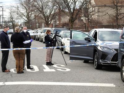 Gunshot victim found dead in Howard Beach | | qchron.com