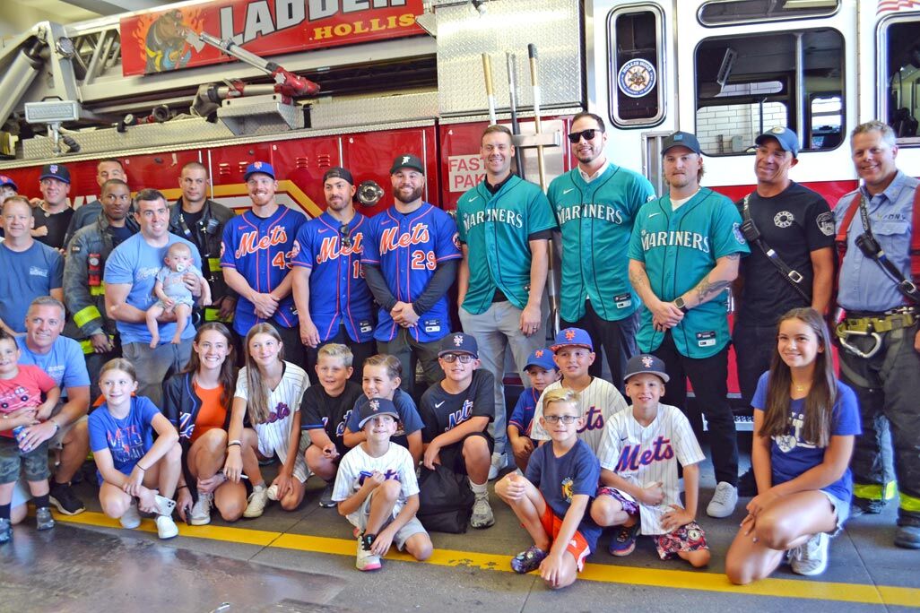 Mets and Mariners visit the Hollis Hogs | | qchron.com