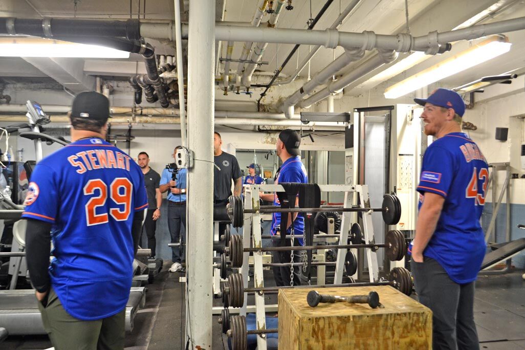 Mets and Mariners visit the Hollis Hogs | | qchron.com