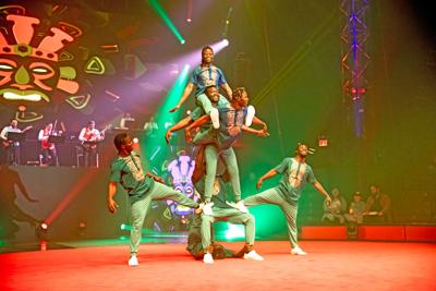 Step right up! Circus Vazquez swings back to Queens | | qchron.com