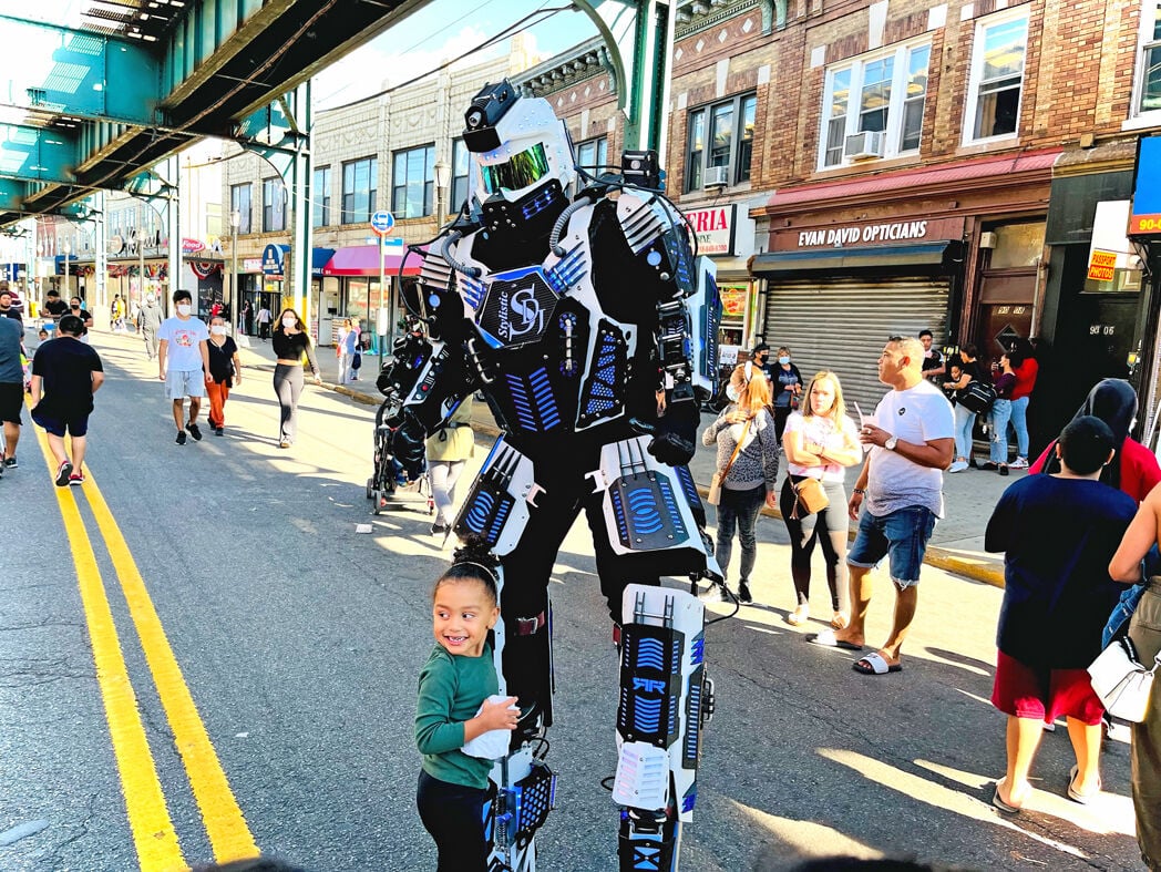 Woodhaven gets festive | | qchron.com