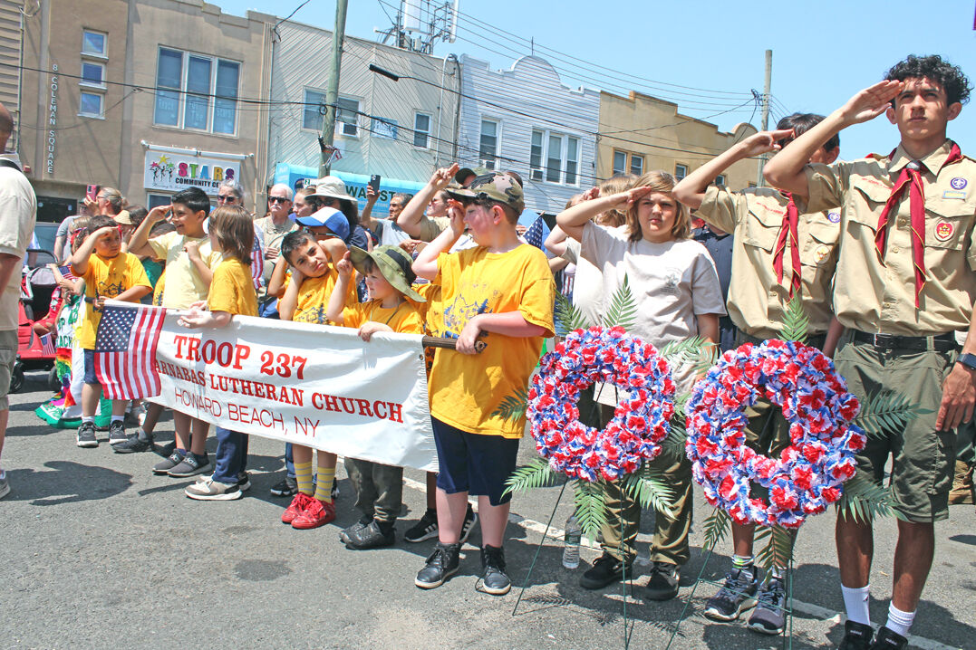 Howard Beach honors American heroes | | qchron.com