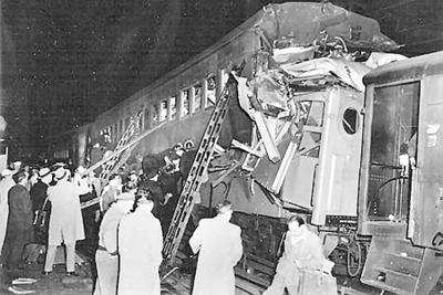 LIRR Thanksgiving Eve crash kills 78 | | qchron.com