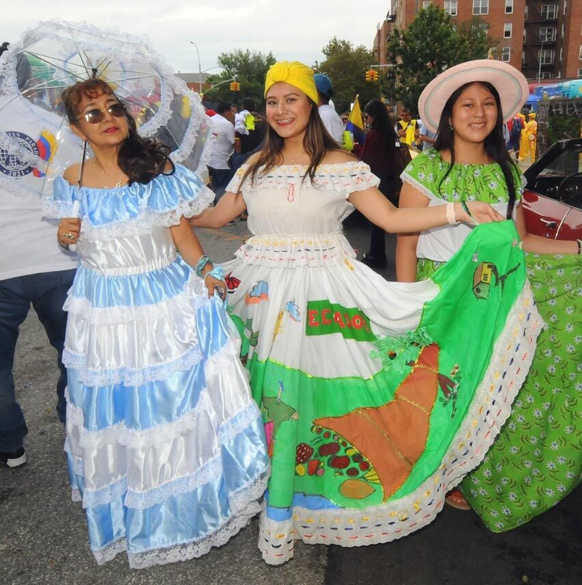 Ecuadorian Parade brightens up Northern | | qchron.com
