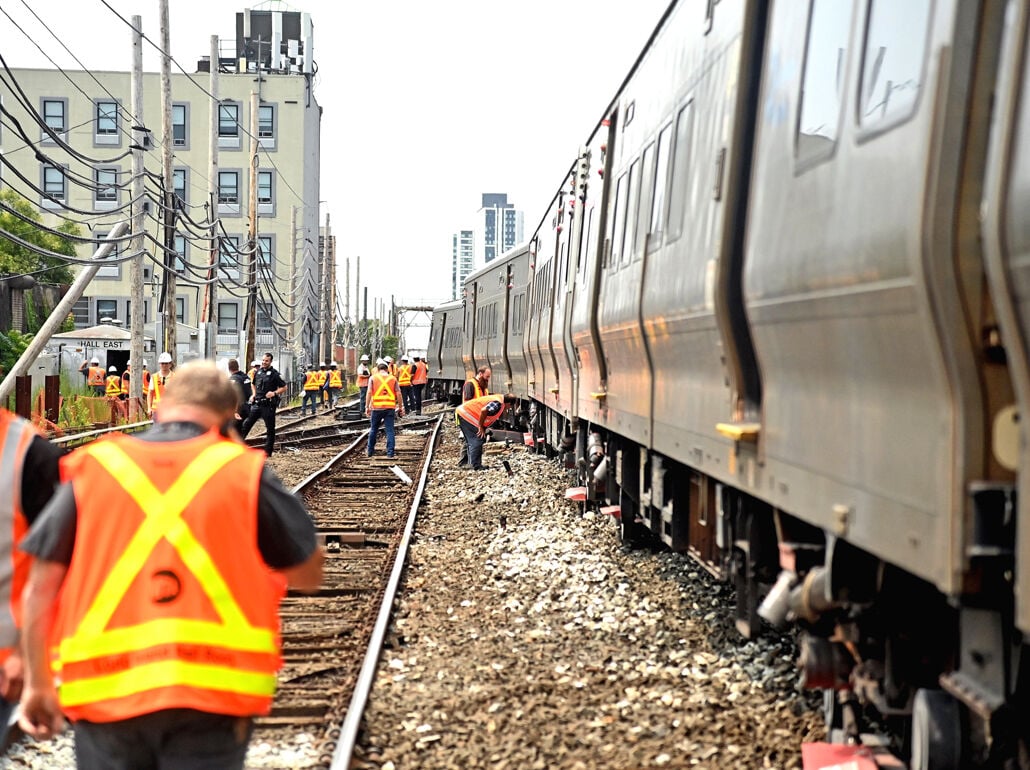 Rallying and rerailing after train failure | | qchron.com