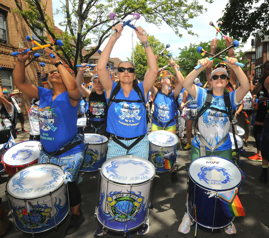 Smiles and shades abound at Queens Pride | | qchron.com