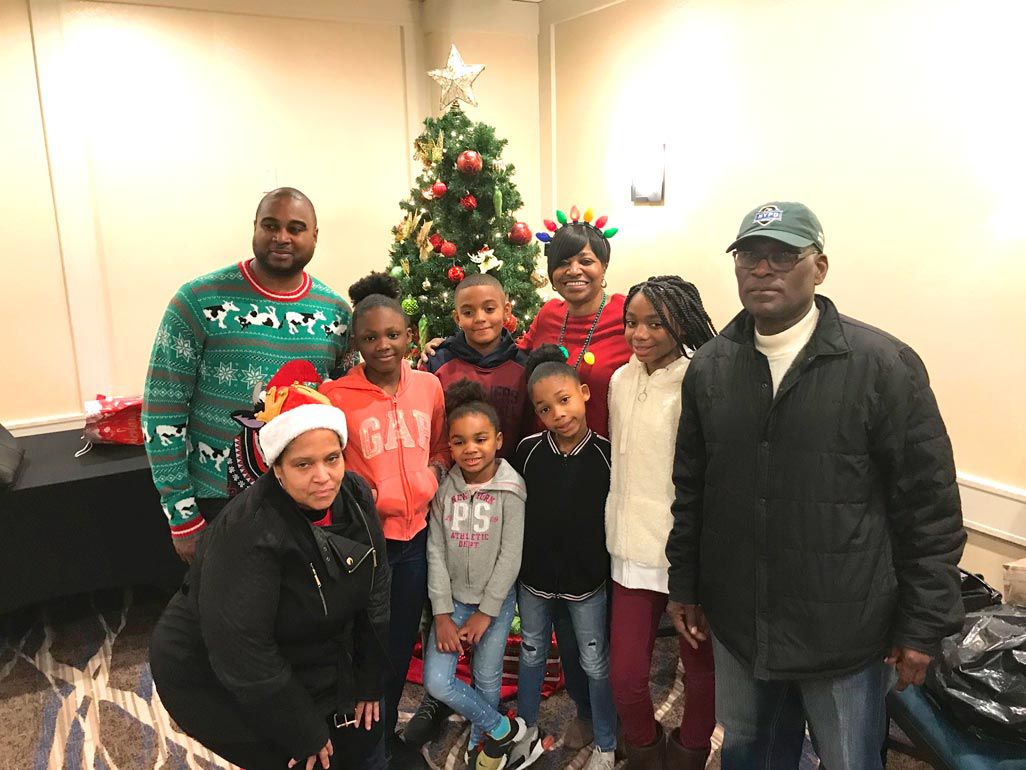’Tis the season for smiles in the 113th Pct. | | qchron.com