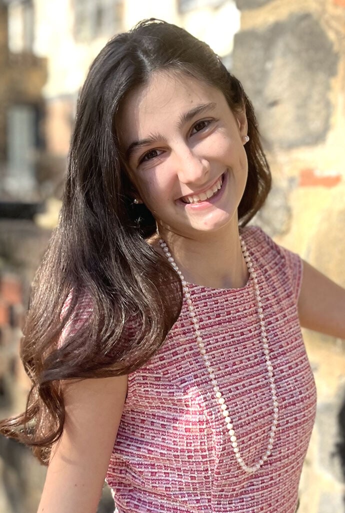 Teen author pens revolutionary tale | | qchron.com