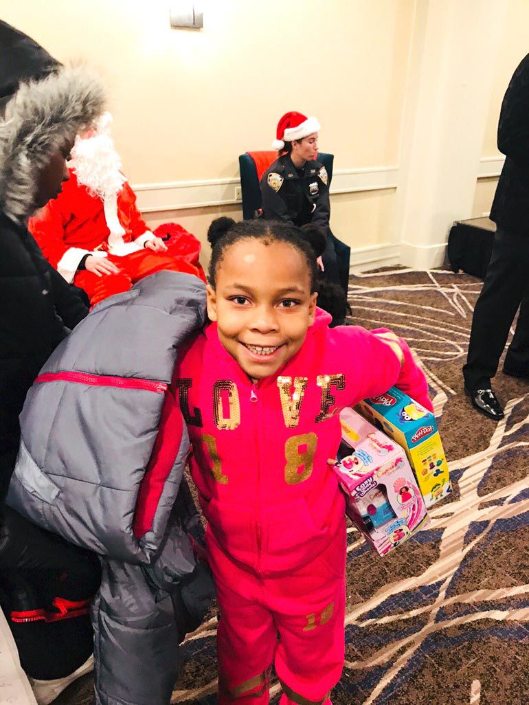 ’Tis the season for smiles in the 113th Pct. | | qchron.com