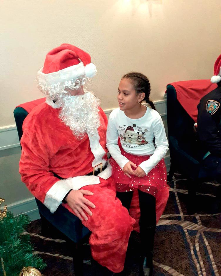 ’Tis the season for smiles in the 113th Pct. | | qchron.com