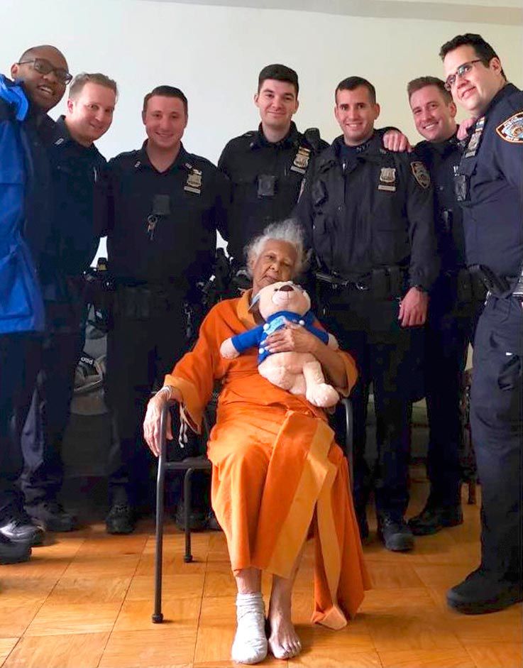 ’Tis the season for smiles in the 113th Pct. | | qchron.com