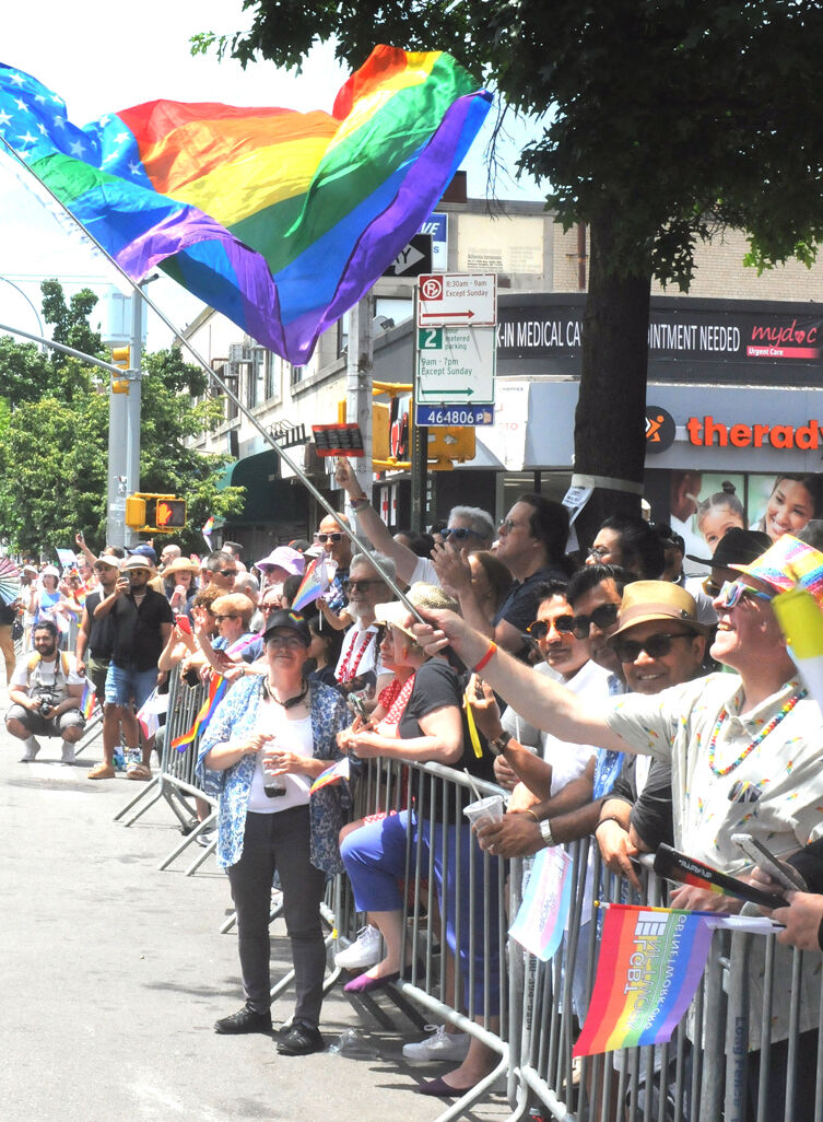Smiles and shades abound at Queens Pride | | qchron.com