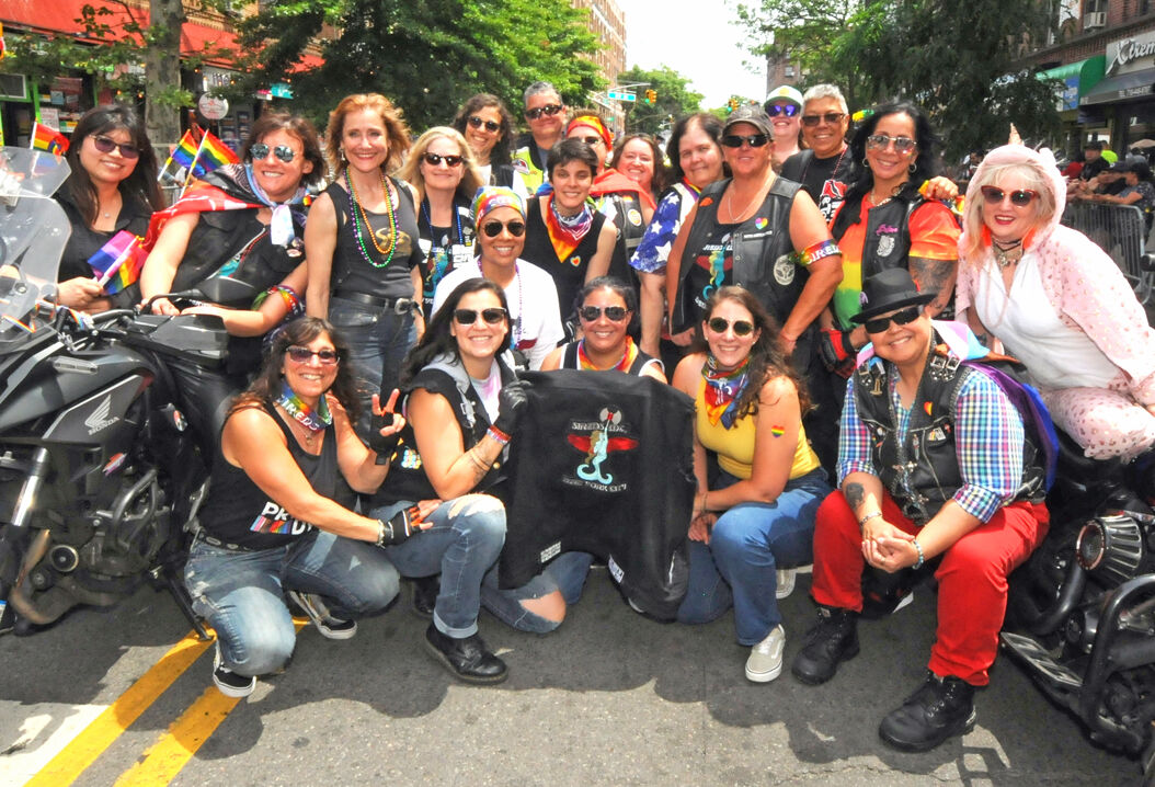 Smiles and shades abound at Queens Pride | | qchron.com