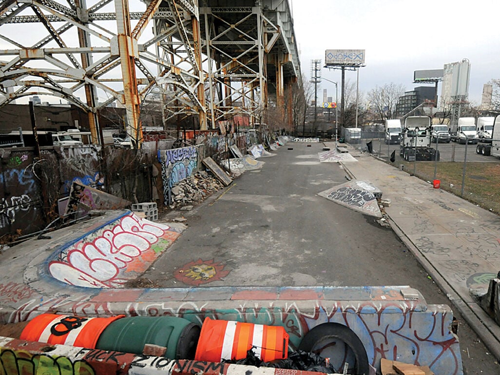 On the waterfront — in Dutch Kills | | qchron.com