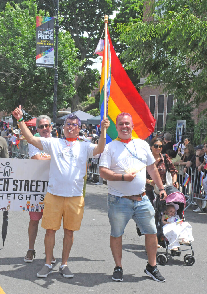 Smiles and shades abound at Queens Pride | | qchron.com