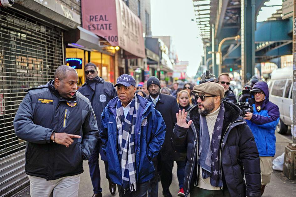 Mayor, Moya see progress on Roosevelt | | qchron.com