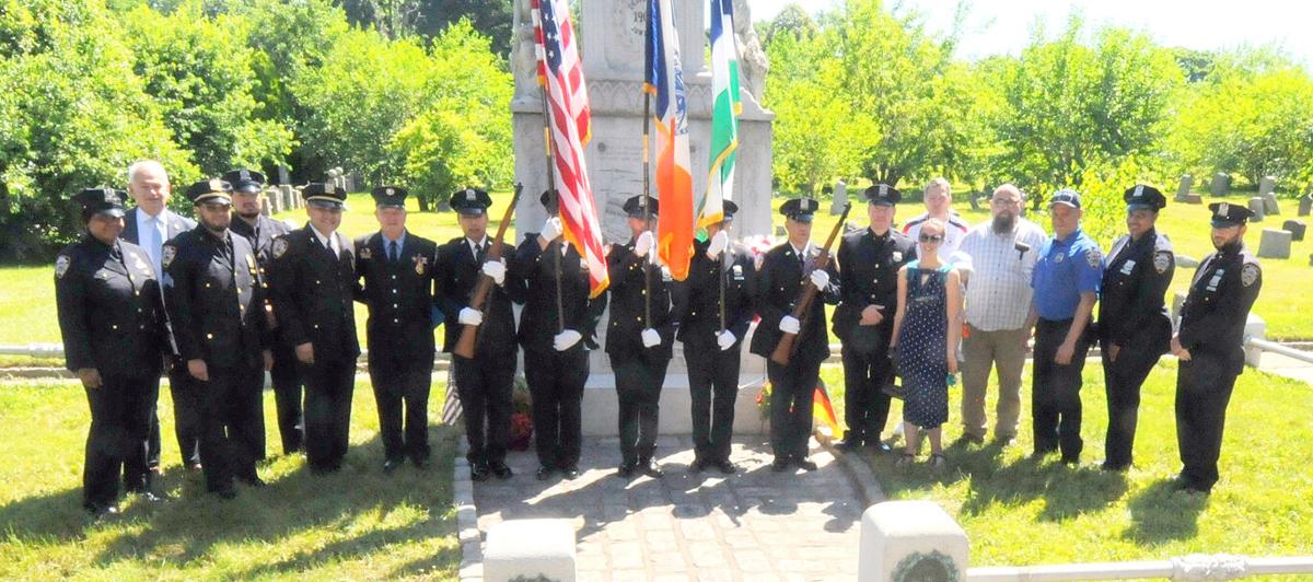 General Slocum’s victims remembered | | qchron.com