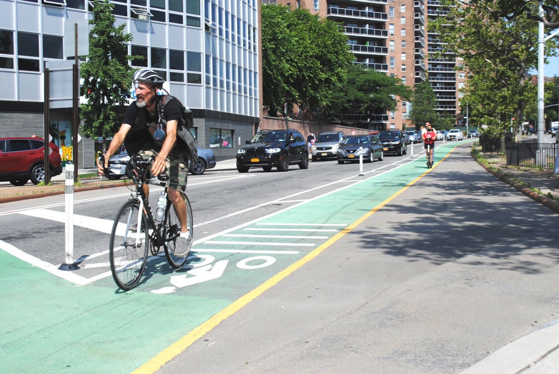 A tour of Queens’ fresh bike lanes | | qchron.com