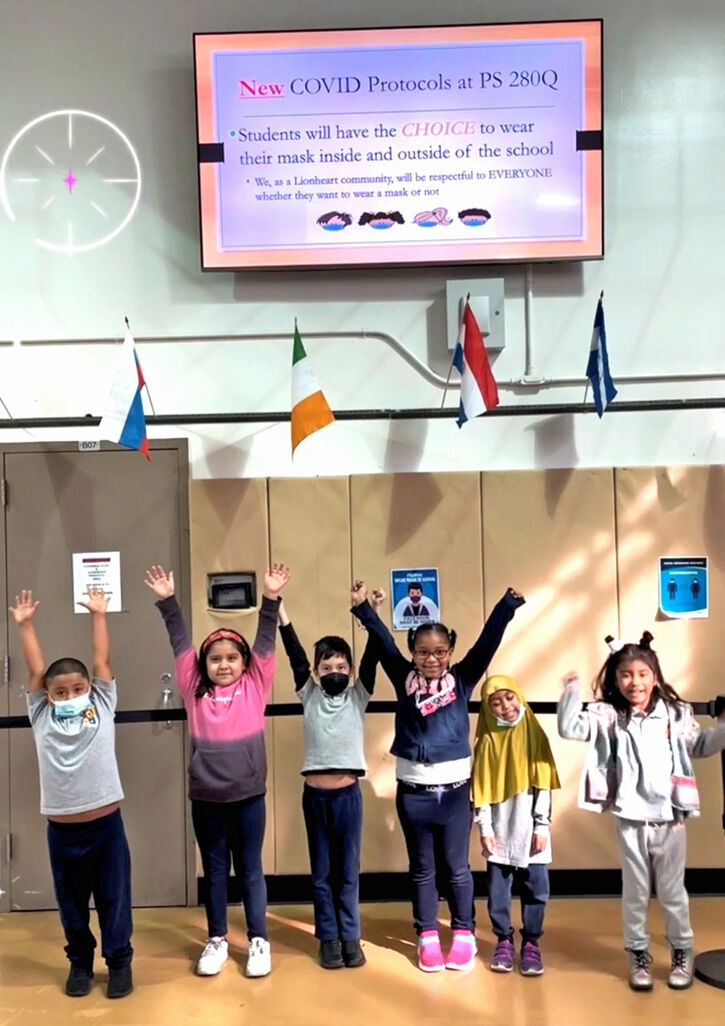 Mask choice praised at PS 280 | | qchron.com