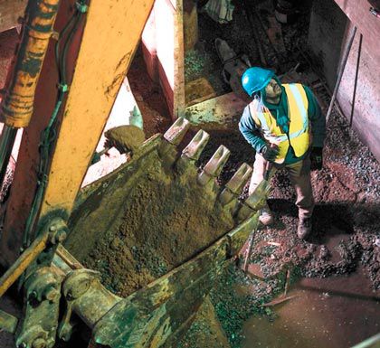 Digging for a fix in S. Ozone Park mess | | qchron.com