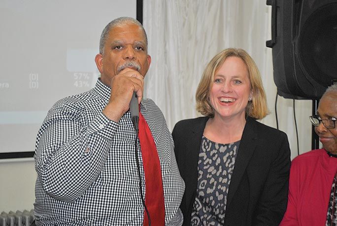 Comrie cruises to victory over Smith | | qchron.com